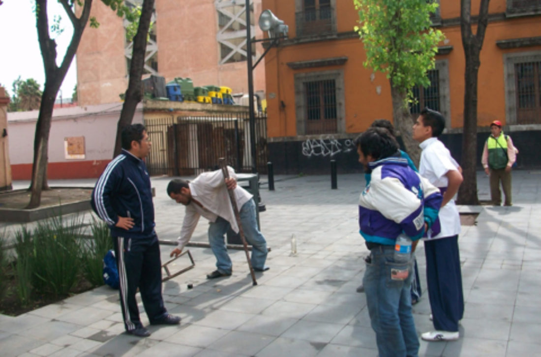 Observatorio de poblaciones callejeras: La vida en la calle.. Talleres ...
